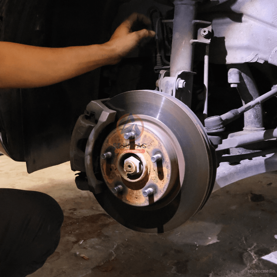 Roda Mobil Panas Berlebihan Setelah Berkendara? Awas, Ini 5 Masalah ...