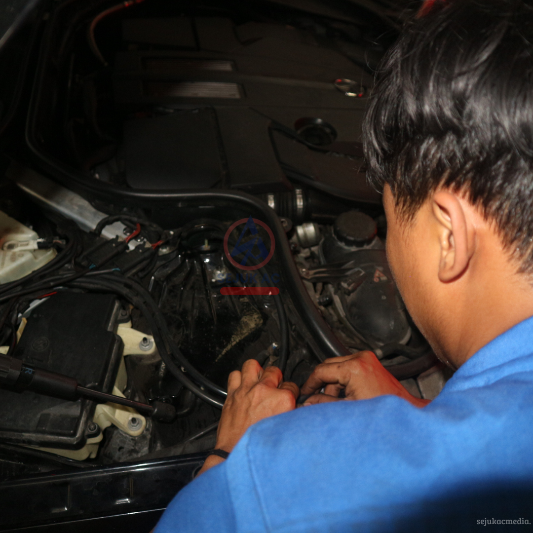 Cara Merawat AC Mobil Agar Tetap Dingin, Awet, dan Tidak Bau - SEJUK AC